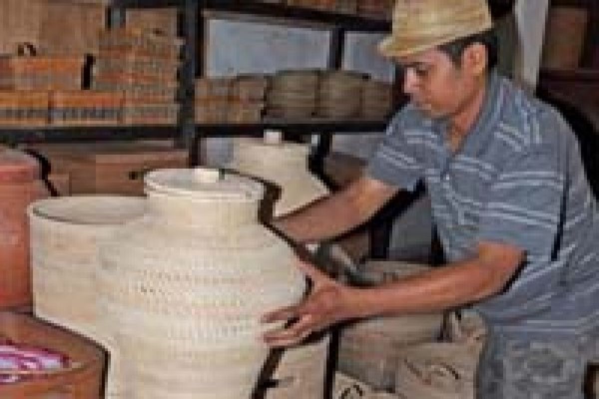 KERAJINAN ANYAMAN KETAK - ANTARA News Mataram