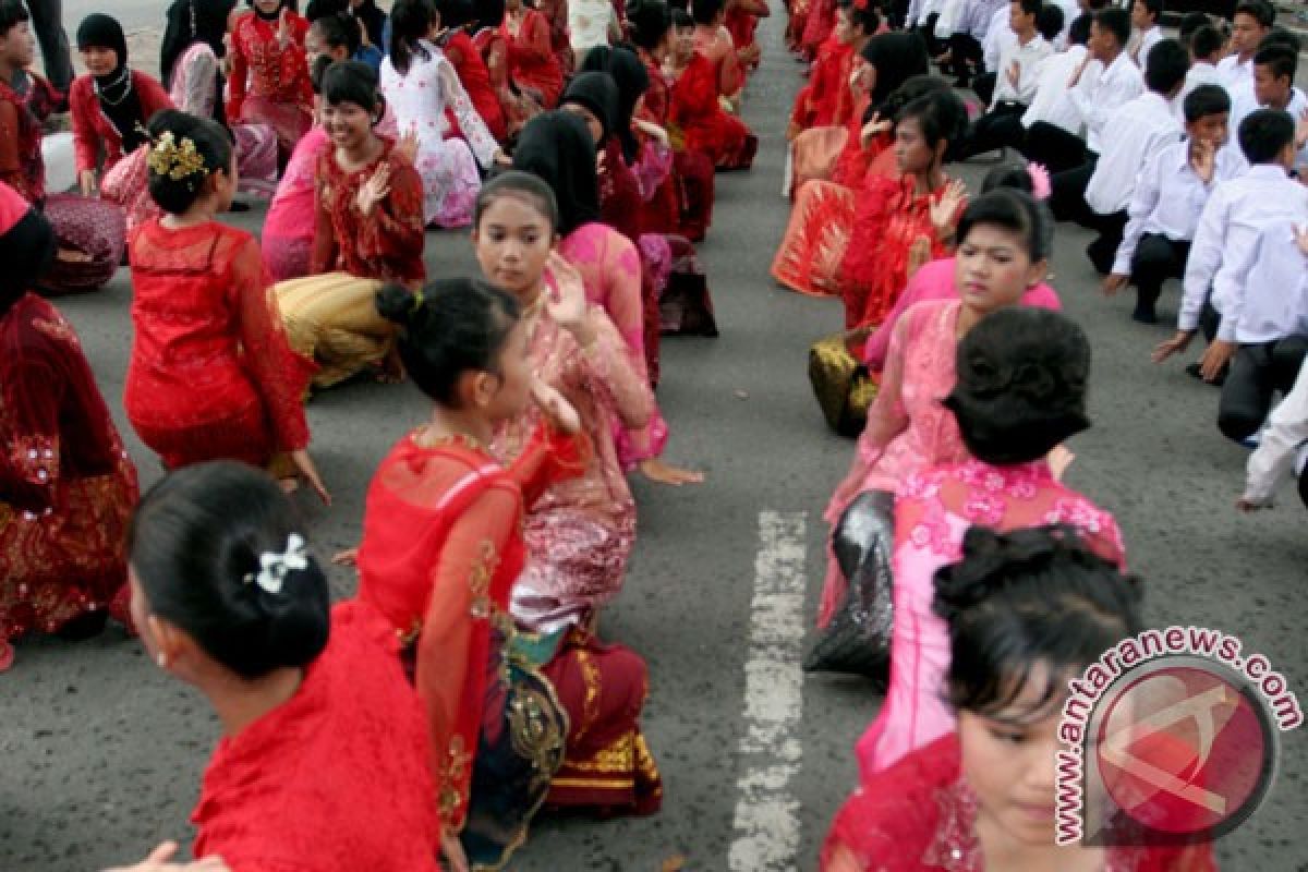 Tari landek piso surit catat rekor muri - ANTARA News