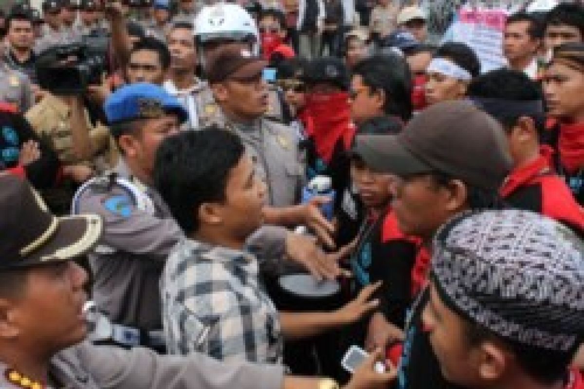 Buruh Batam Minta 1 Mei Jadi Libur Nasional - ANTARA News Kepri