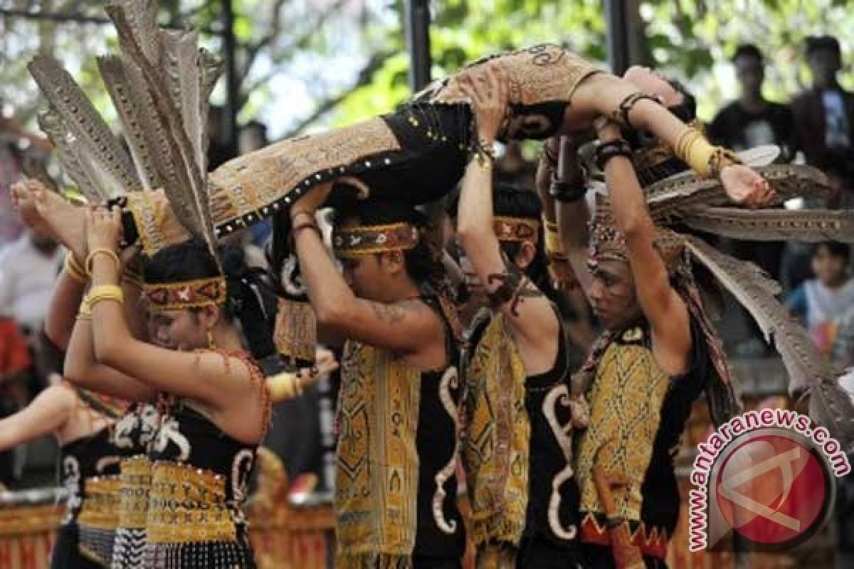 Kesenian Dayak - ANTARA News