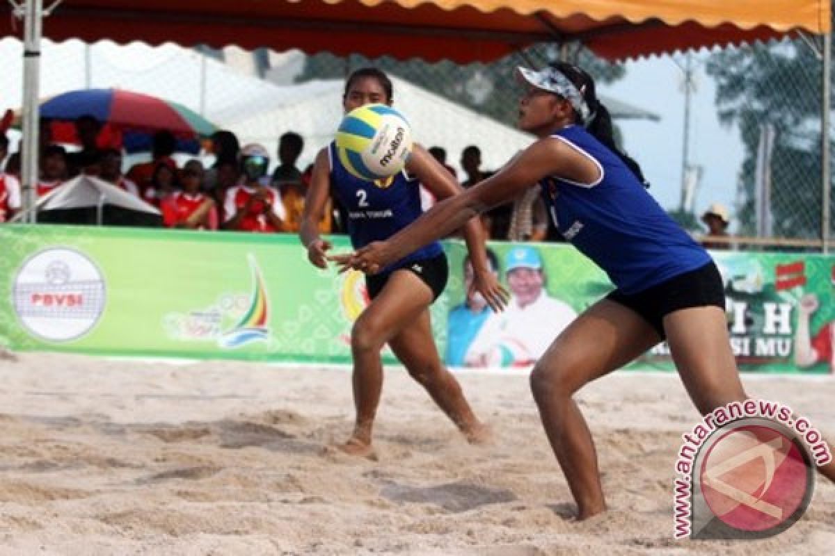 Volly Pantai Putri - ANTARA News
