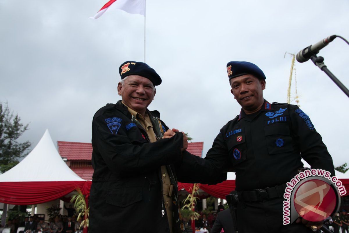 Awang Faroek Anggota Kehormatan Brimob - ANTARA News Kalimantan Timur