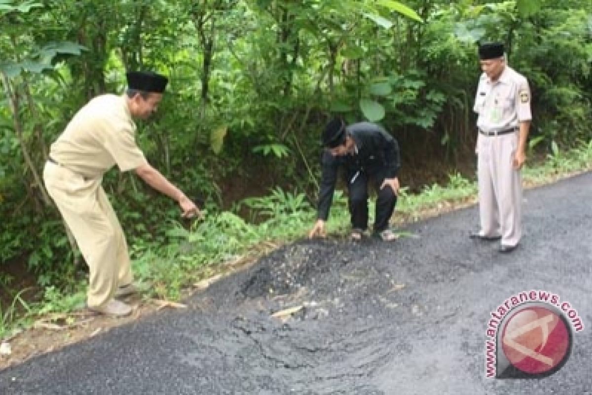 DPU: 15 persen jalan kabupaten rusak parah - ANTARA News Yogyakarta ...