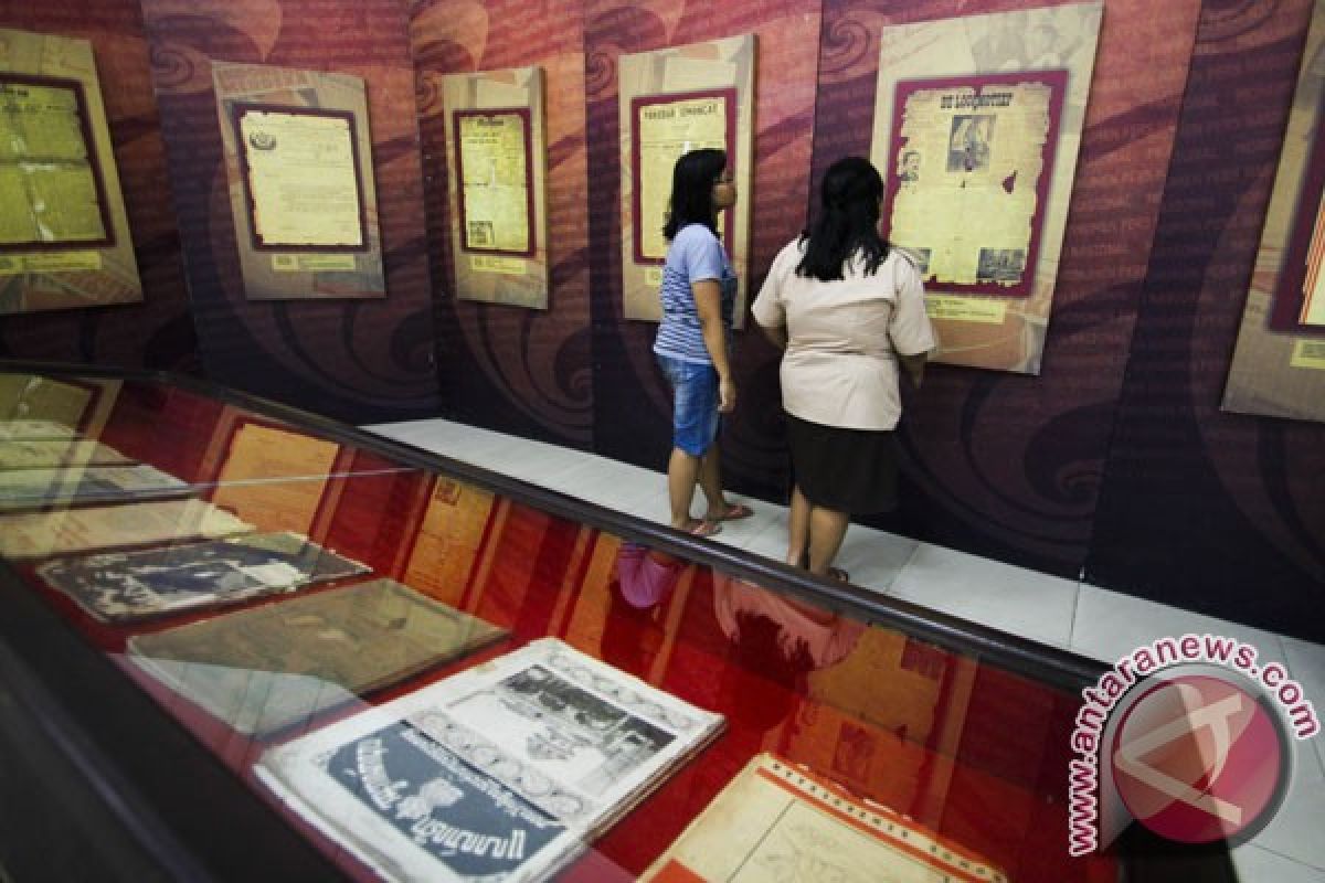 Koleksi Monumen Pers - ANTARA News
