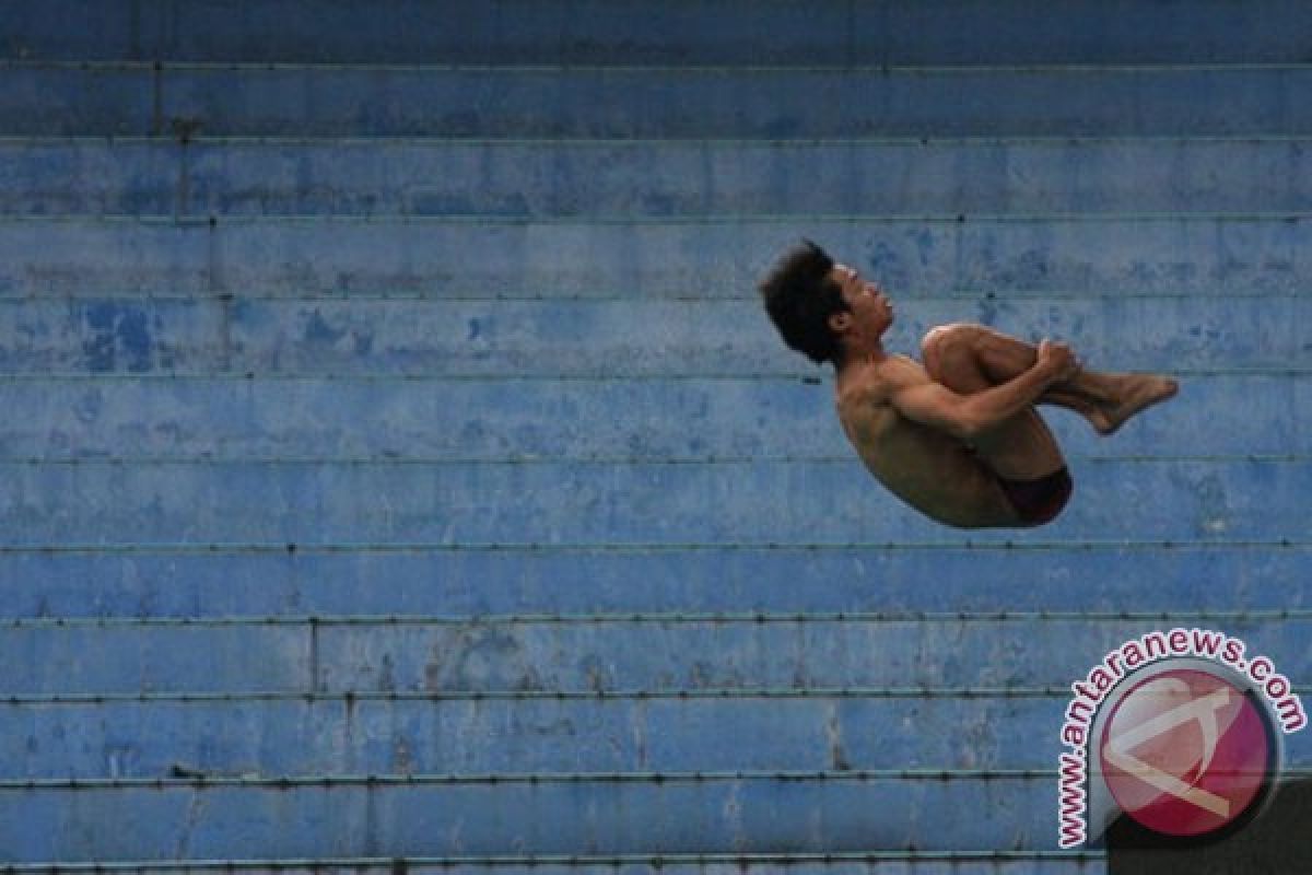 Latihan loncat Indah - ANTARA News
