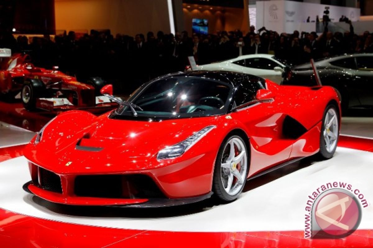 Ferrari Terima Pesanan 700 Unit LaFerrari - ANTARA News Kalimantan Barat