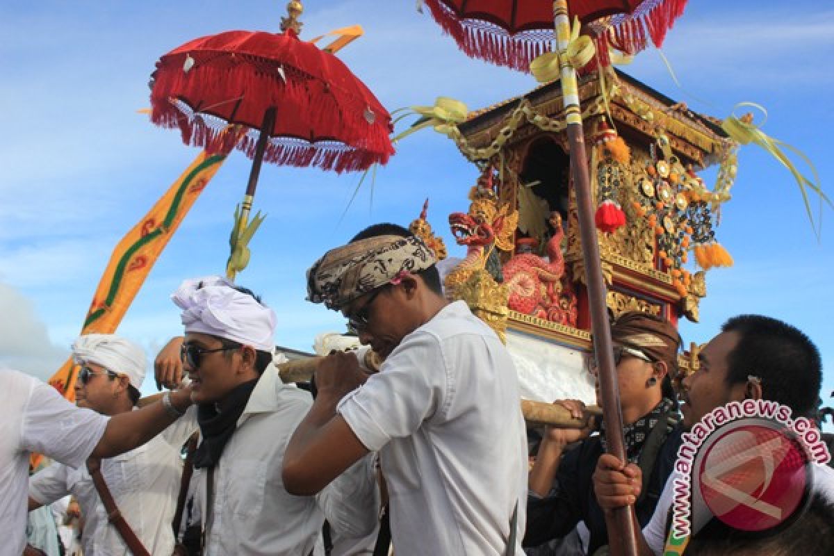 Upacara Melasti - ANTARA News Yogyakarta - Berita Terkini Yogyakarta Upacara Melasti - ANTARA News Yogyakarta - Berita Terkini Yogyakarta