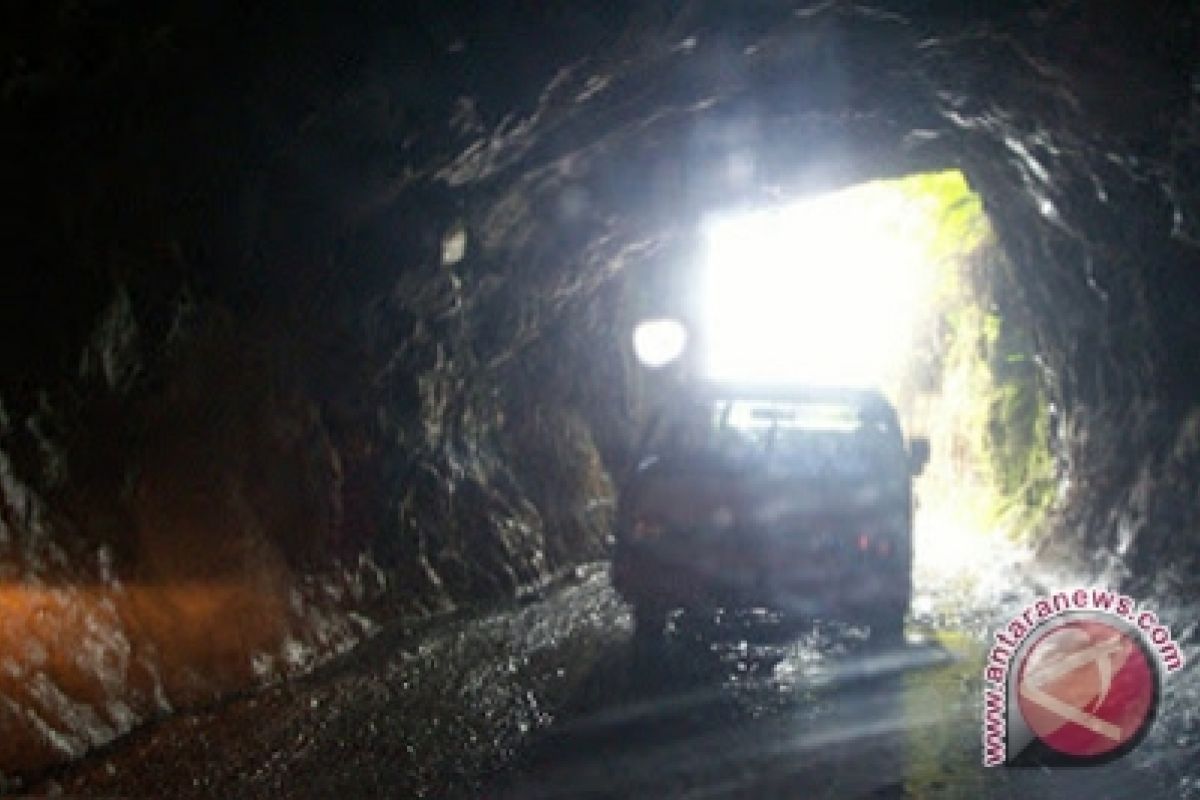"Batu Lubang" potensial jadi objek wisata sejarah - ANTARA News ...