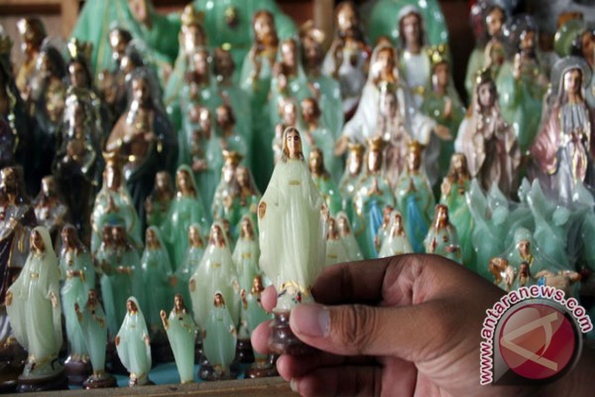 Miniatur Patung Yesus - ANTARA News