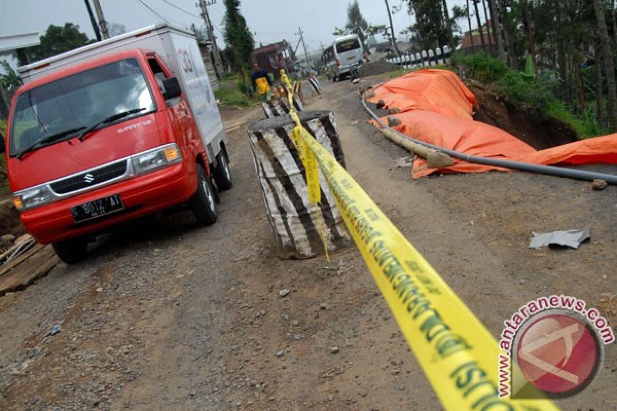 Jalur Bromo Longsor - ANTARA News