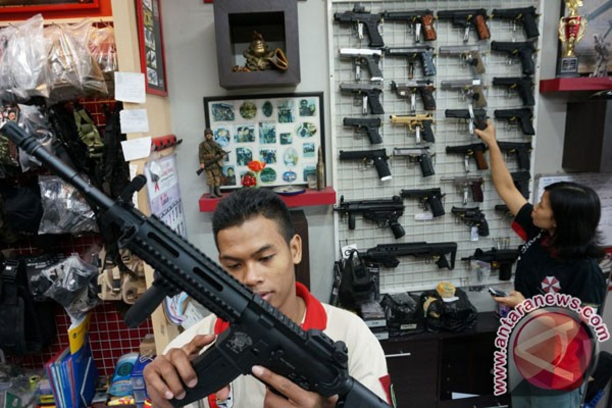 Penjualan Airsoft Gun Lesu - ANTARA News