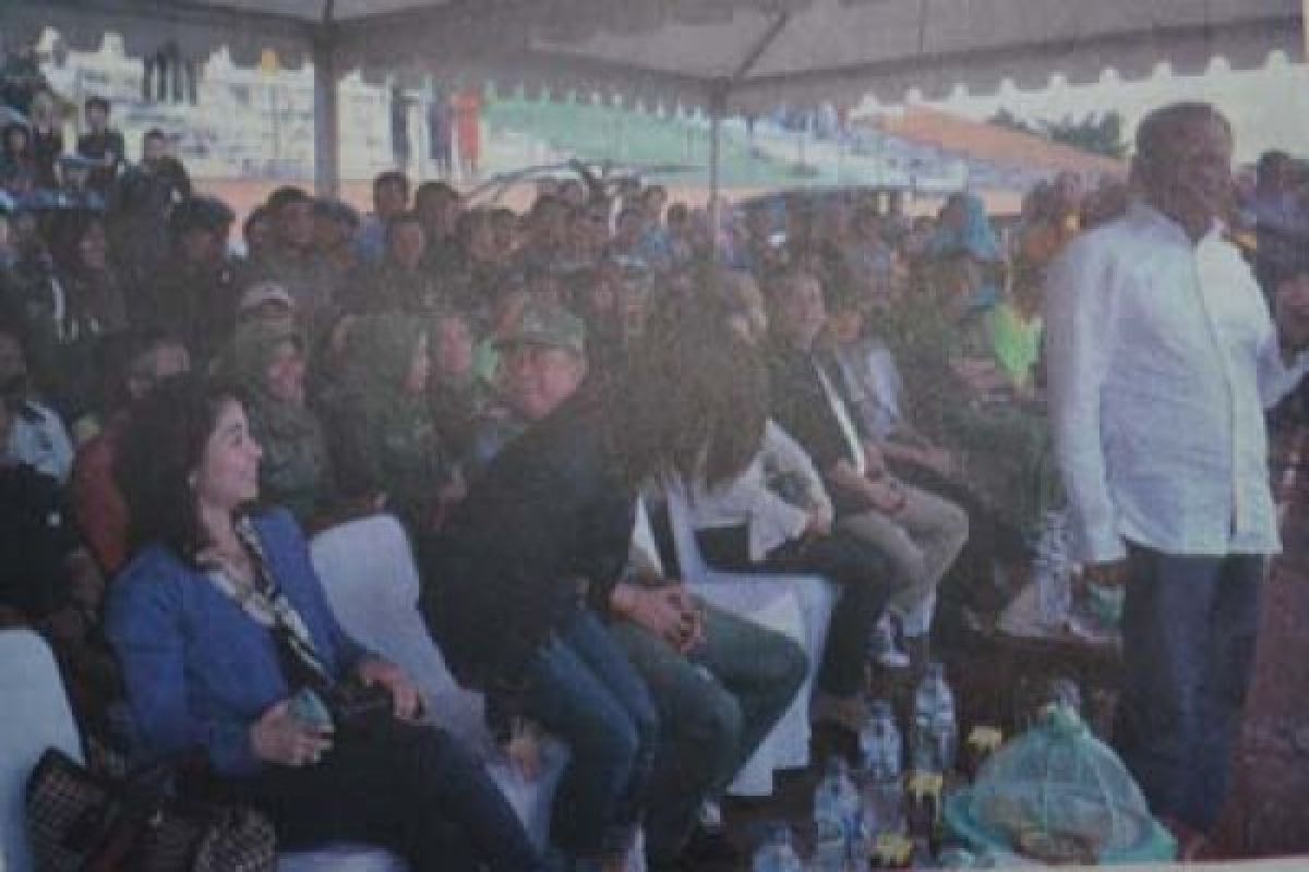 Habil Marati Janji Dirikan Akademi Sepak Bola - ANTARA News Sulawesi ...