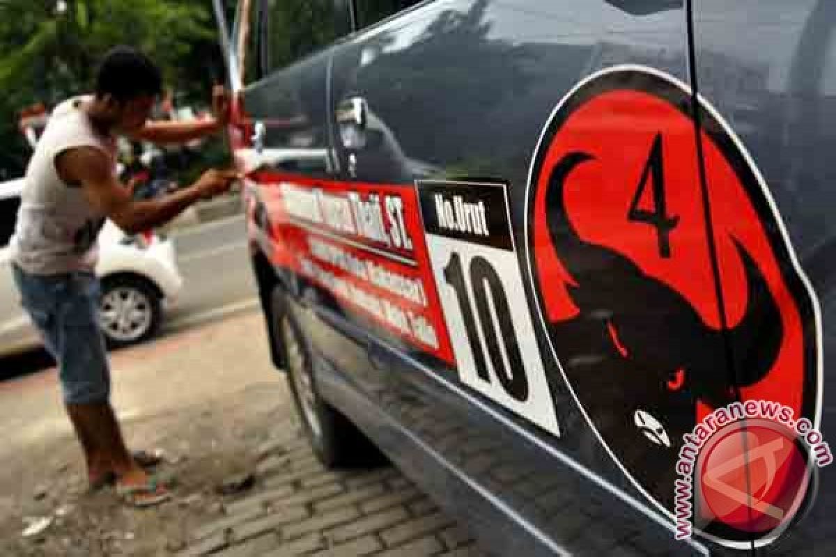 Permintaan Stiker Caleg Untuk Mobil - ANTARA News