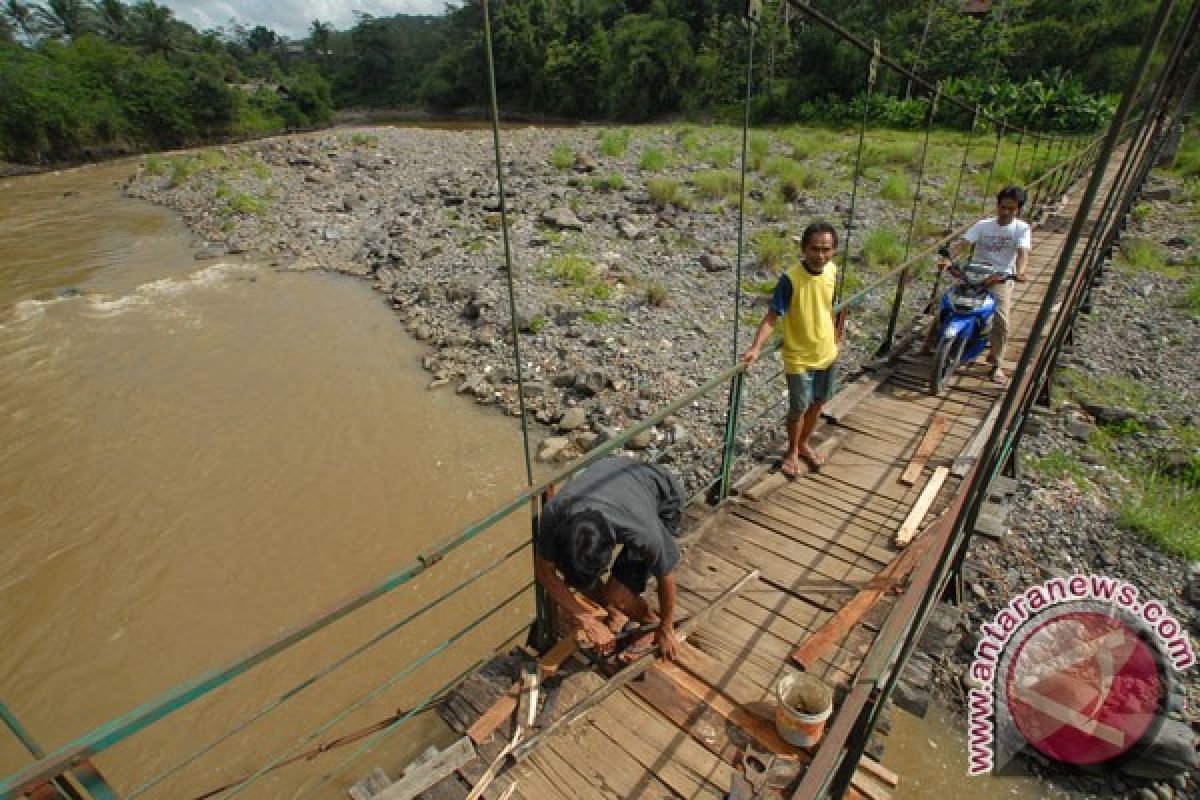 Jembatan Gantung Walet - ANTARA News