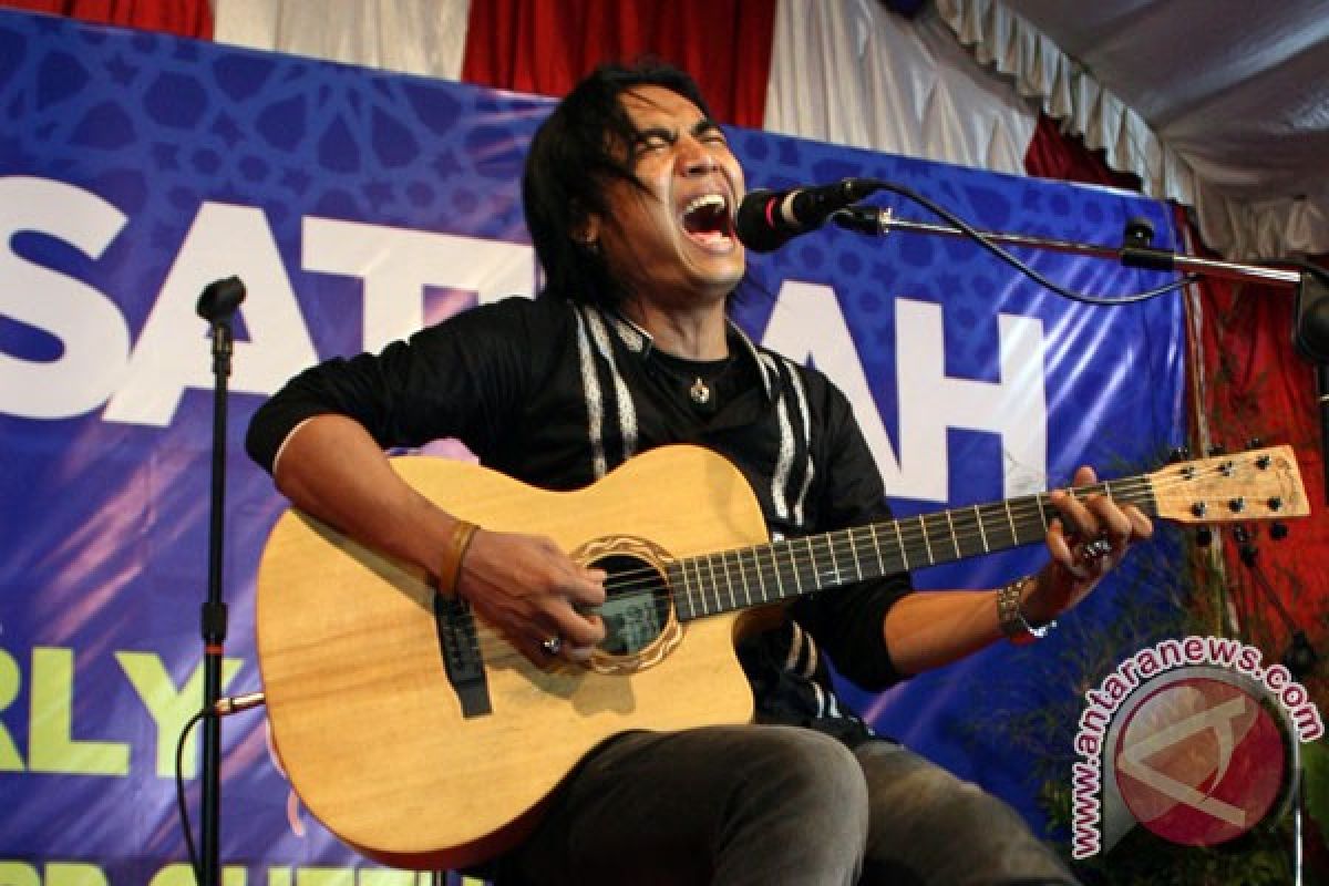Ngamen Untuk Satinah - ANTARA News