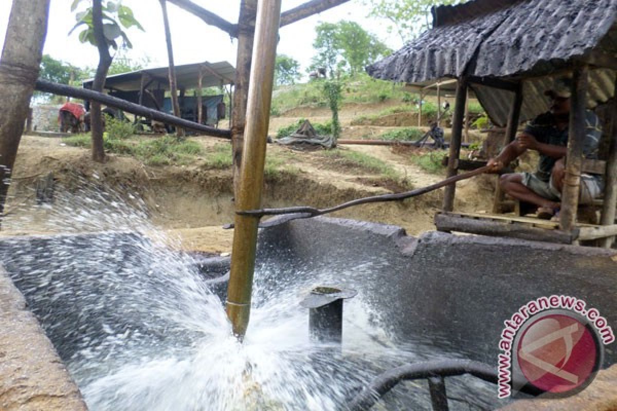 Sumur Minyak Tradisional - ANTARA News