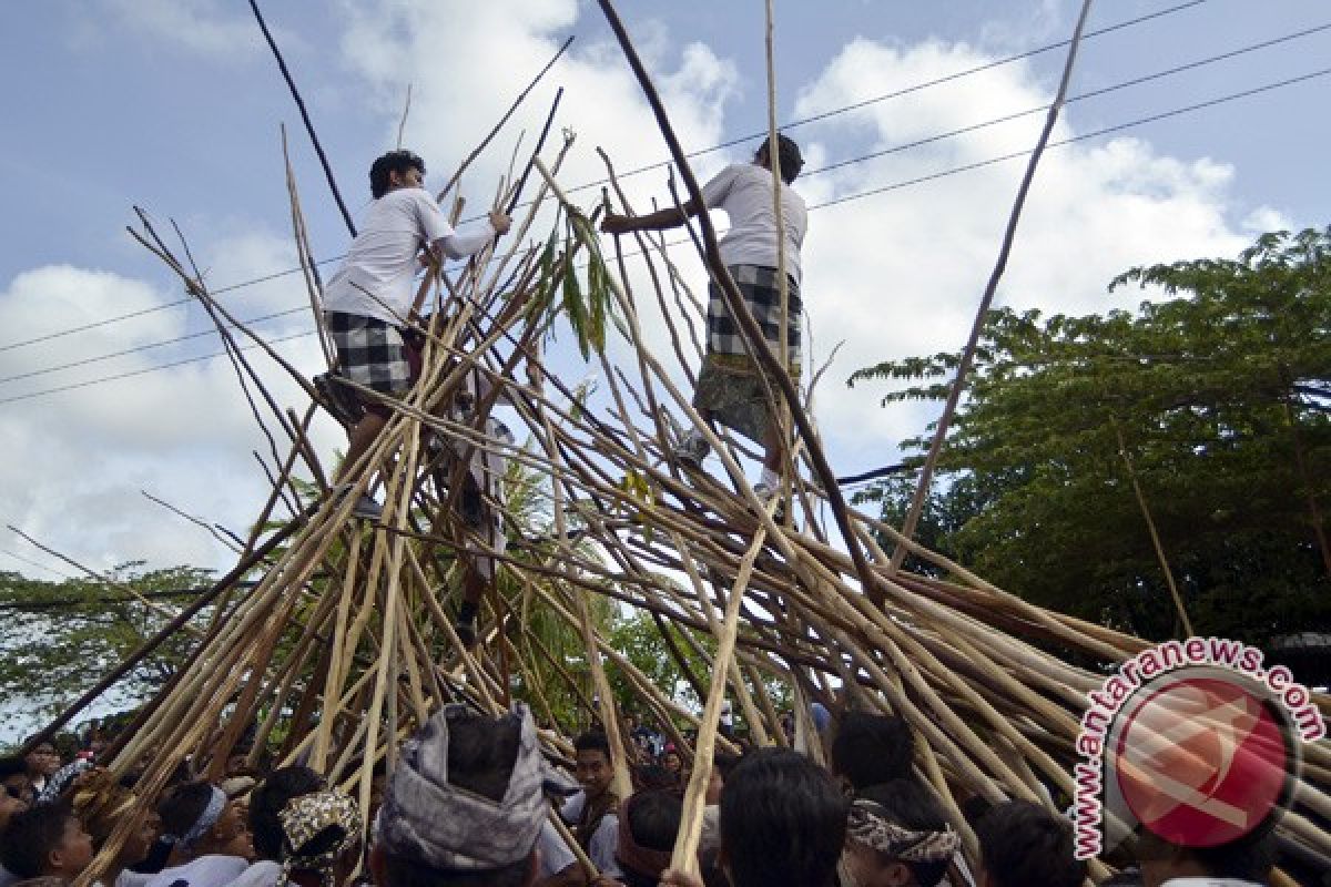 Tradisi Mekotek - ANTARA News
