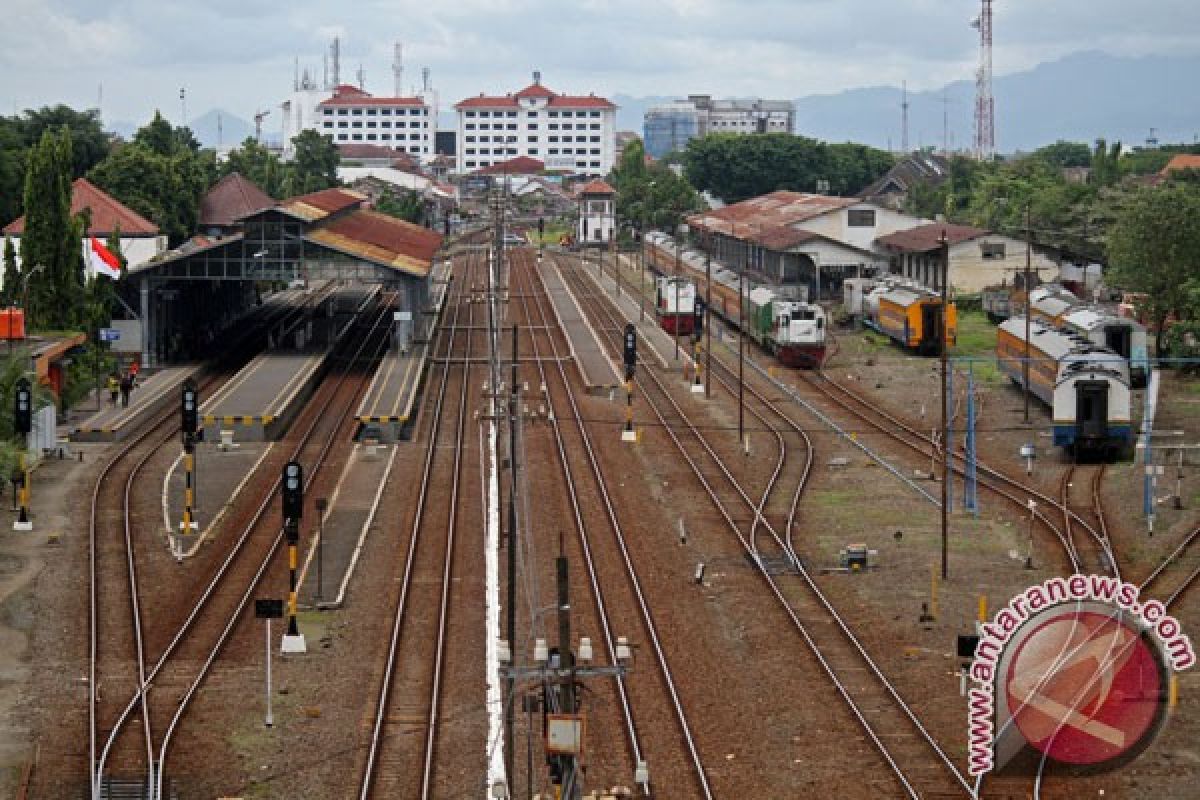 Stasiun Lempuyangan Yogyakarta - ANTARA News