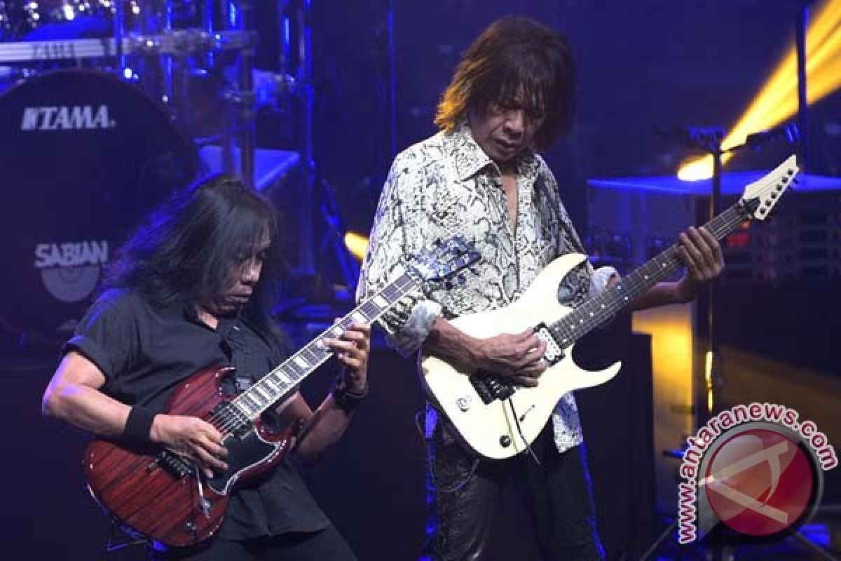 Konser Panggung Sandiwara God Bless - ANTARA News