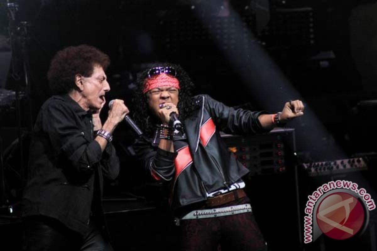 Konser Panggung Sandiwara God Bless - ANTARA News