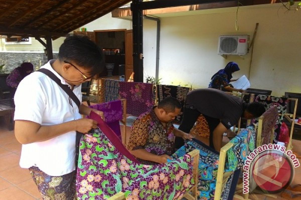Lomba Desain Perkaya Motif Batik Banyuwangi - ANTARA News Jawa Timur