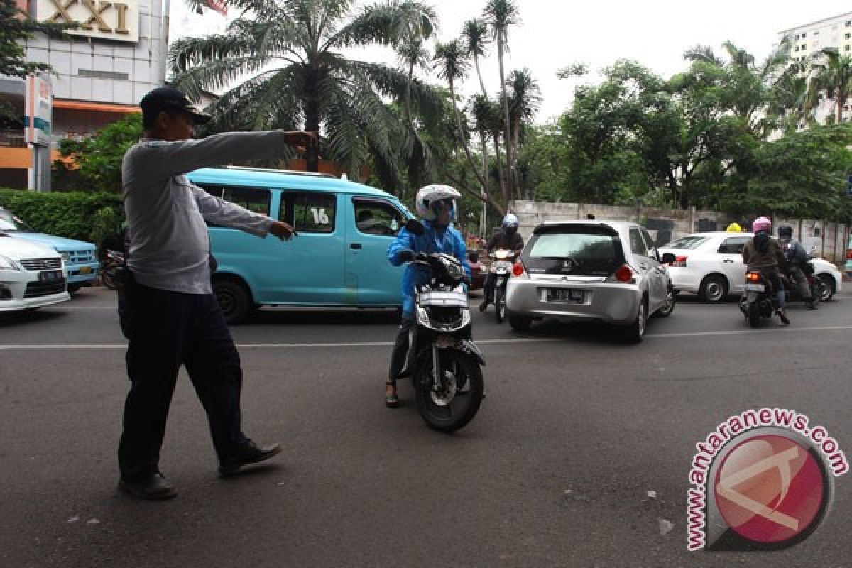 Melawan Arus Lalu Lintas - ANTARA News