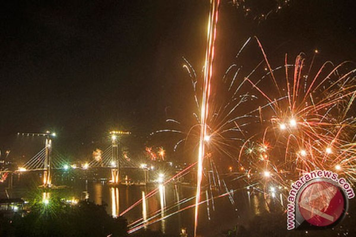Malam Pergantian Tahun Berbagai Daerah - ANTARA News