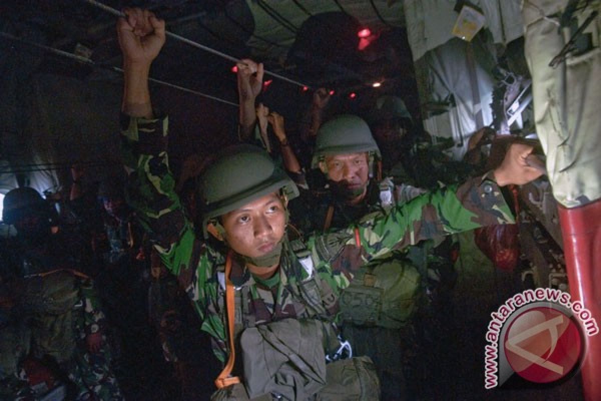 Latihan Terjun Payung Paskhas - ANTARA News