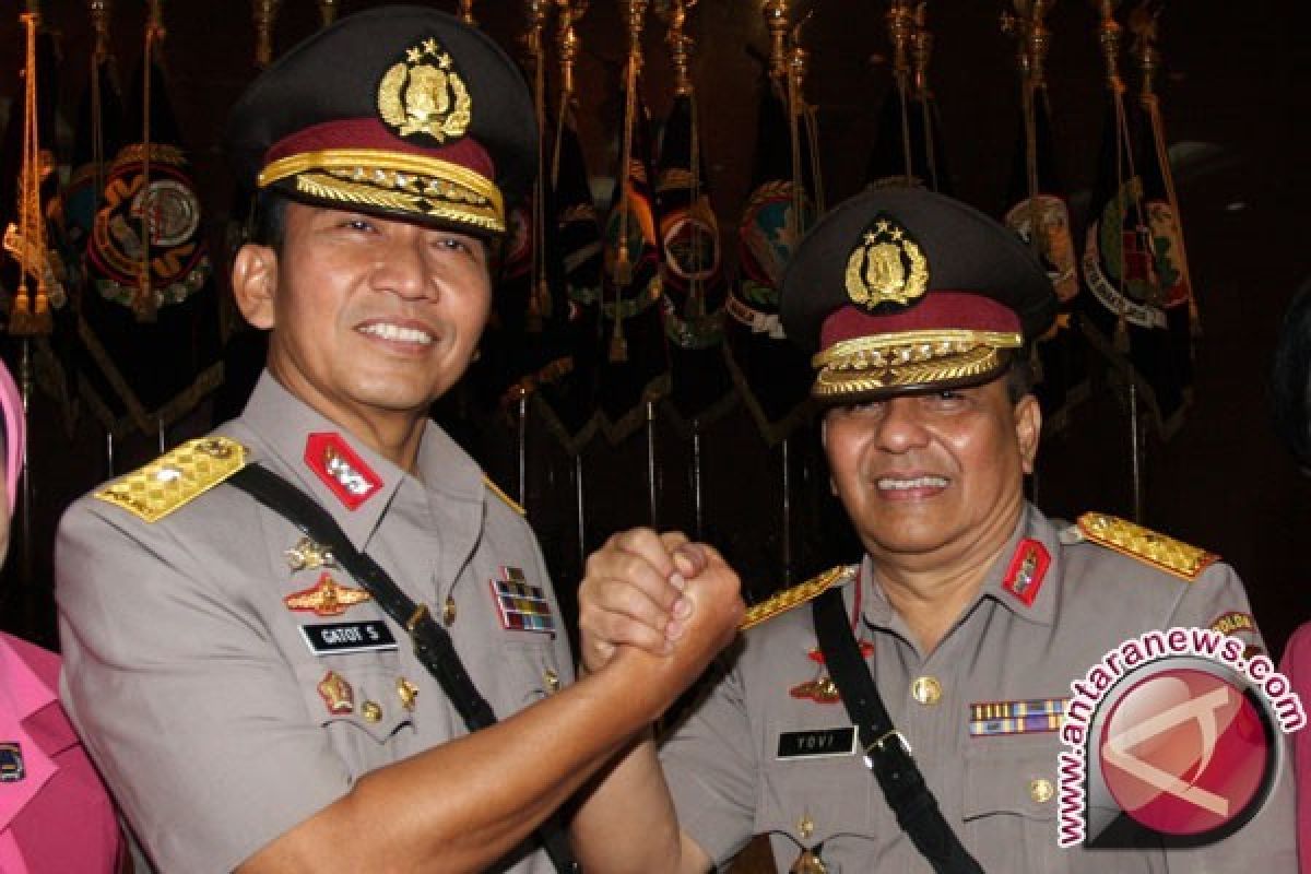 Yovianes Mahar Resmi Jabat Kapolda Babel - ANTARA News Bangka Belitung