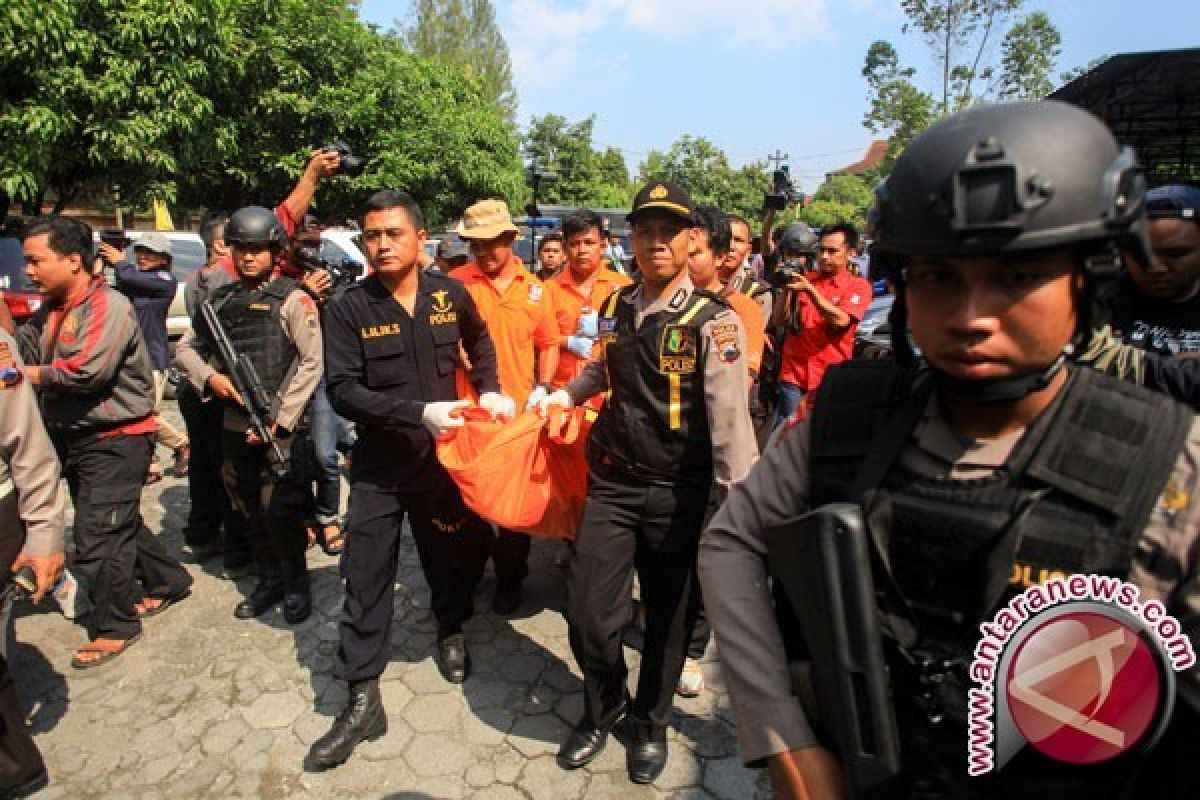 Tes DNA Pastikan Pelaku Bom Solo Nur Rohman - ANTARA News Bangka Belitung