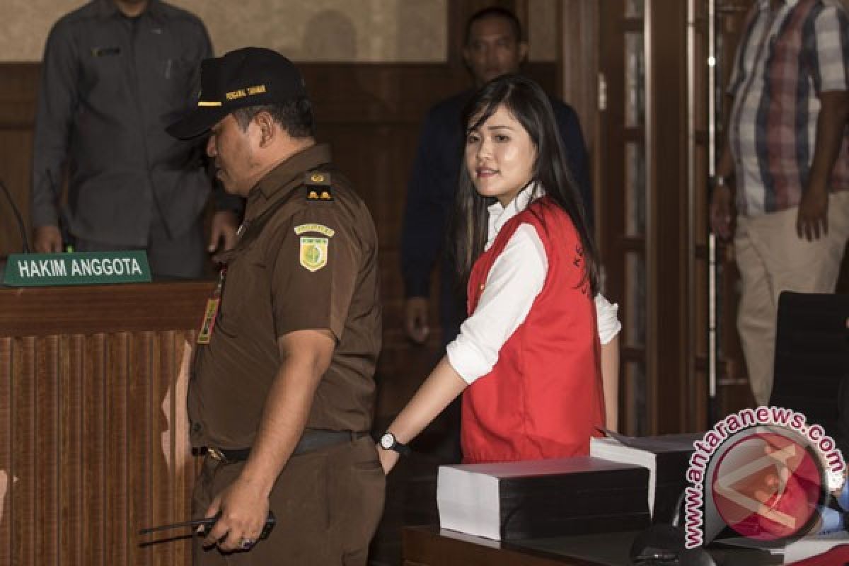 Saudara kembar Mirna tunjukkan SMS Jessica - ANTARA News
