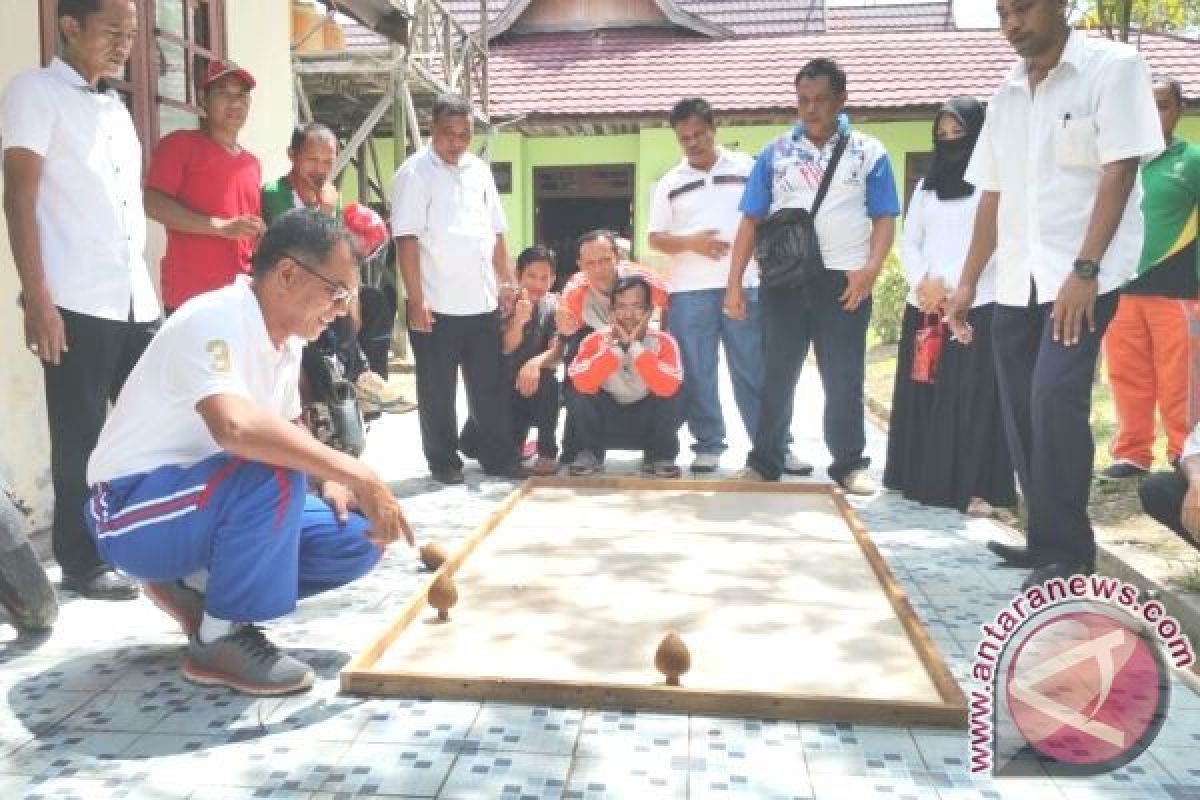 HUT Kemerdekaan, ASN Kotim Adu Kemahiran Permainan Tradisional - ANTARA ...