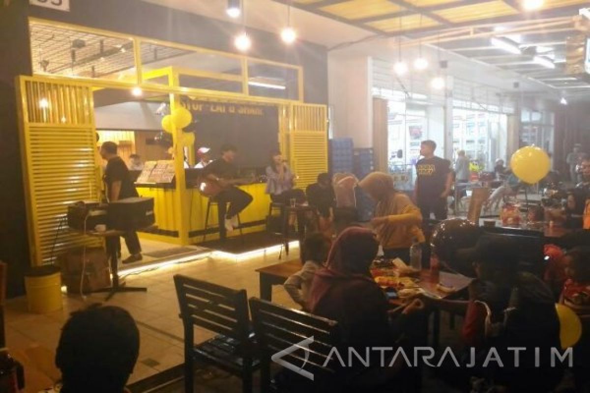 "Baba Rafi" Kembangkan Konsep "Kafe Kontainer" - ANTARA News Jawa Timur