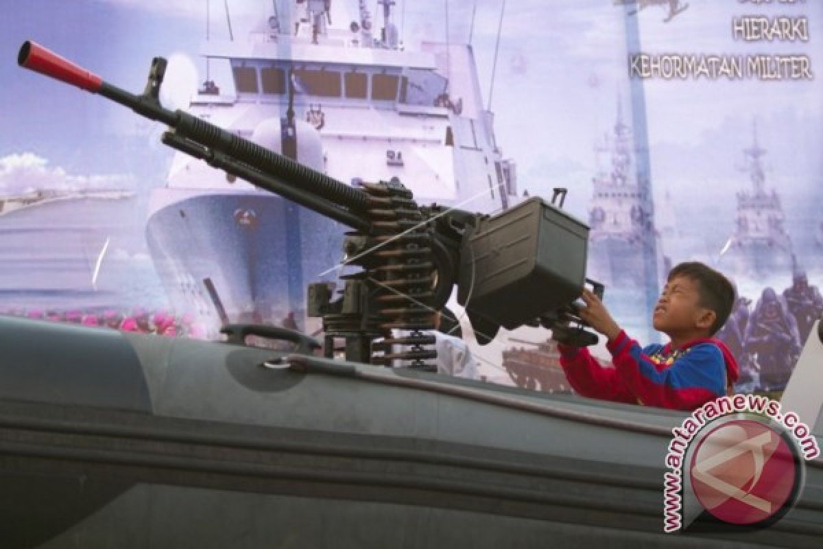 PAMERAN ALAT TEMPUR TNI - ANTARA News Sumatera Utara