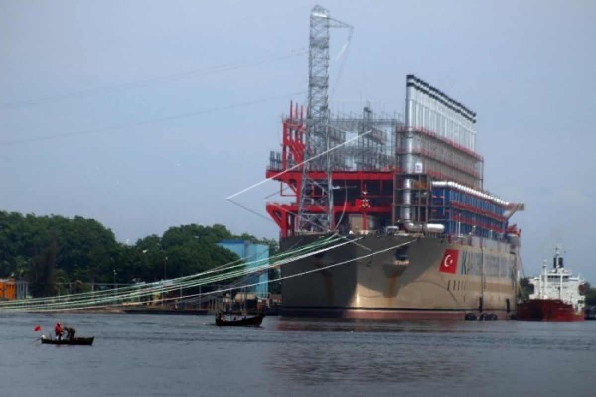 Kapal Pembangkit Listrik PLN - ANTARA News Kalimantan Barat