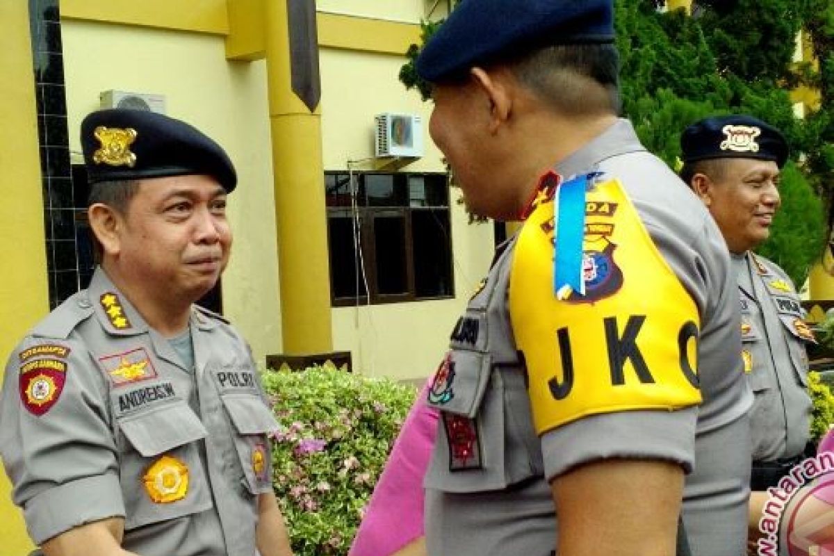 Tiga Pejabat Polda Kalteng Naik Pangkat Kombes - ANTARA News Kalimantan ...