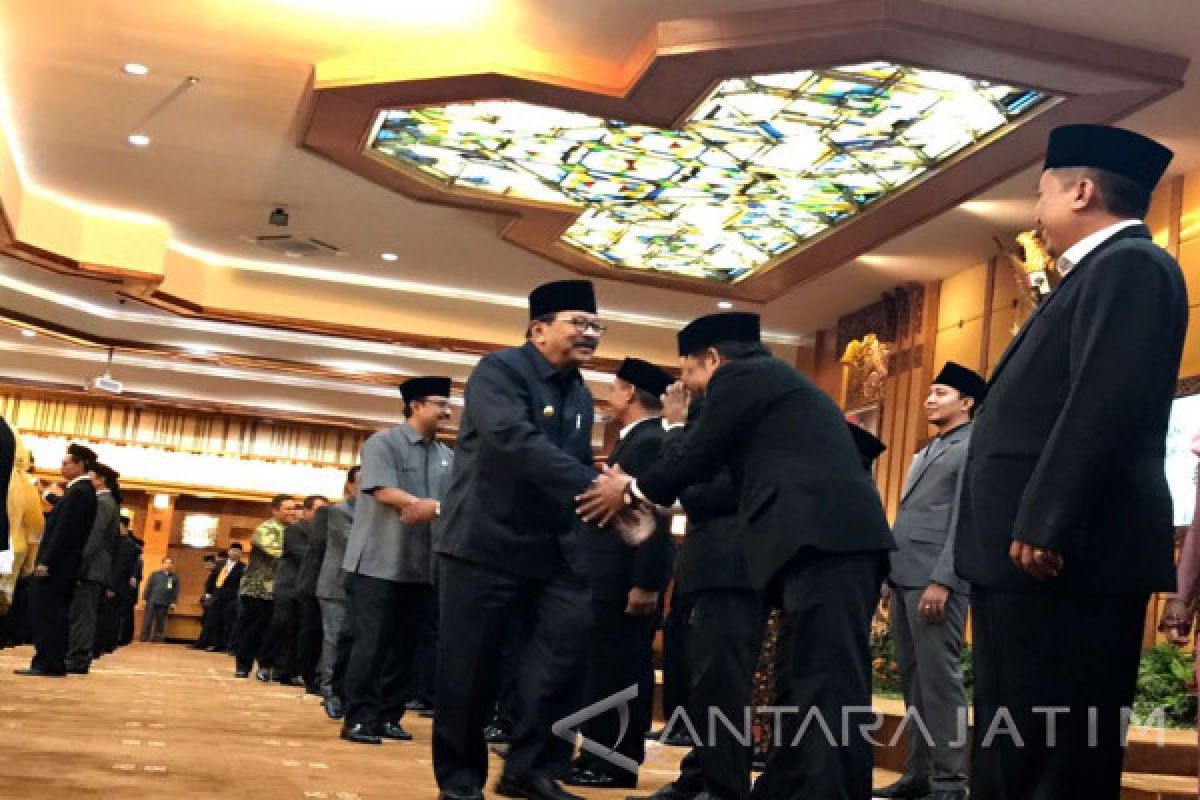 114 Panwas Kabupaten/Kota se-Jatim Dilantik (Video) - ANTARA News Jawa ...