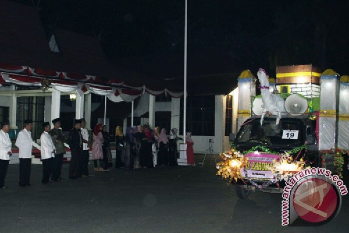 LOMBA PAWAI MOBIL HIAS TAKBIRAN - ANTARA News Kalimantan Selatan