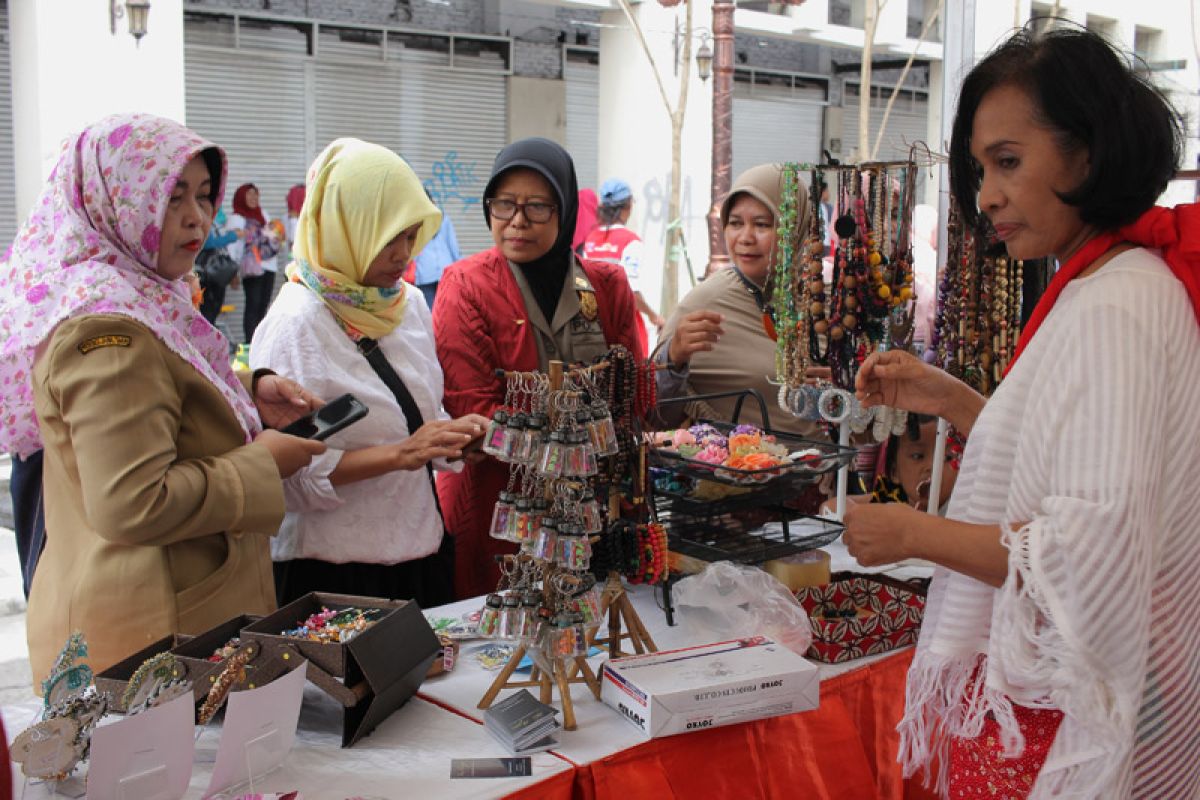 Mlaku-Mlaku Nang Tunjungan - ANTARA News