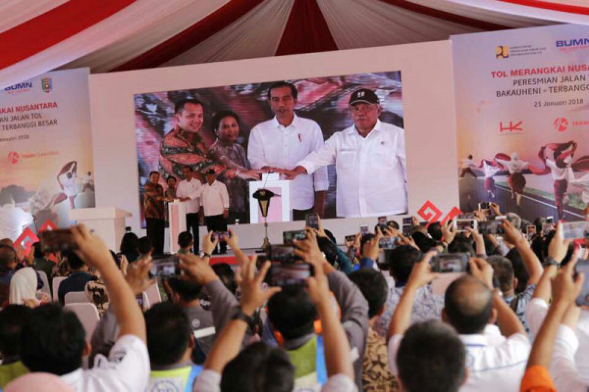 Presiden Joko Widodo Meresmikan Dua Segmen Jalan Tol Di Lampung ...