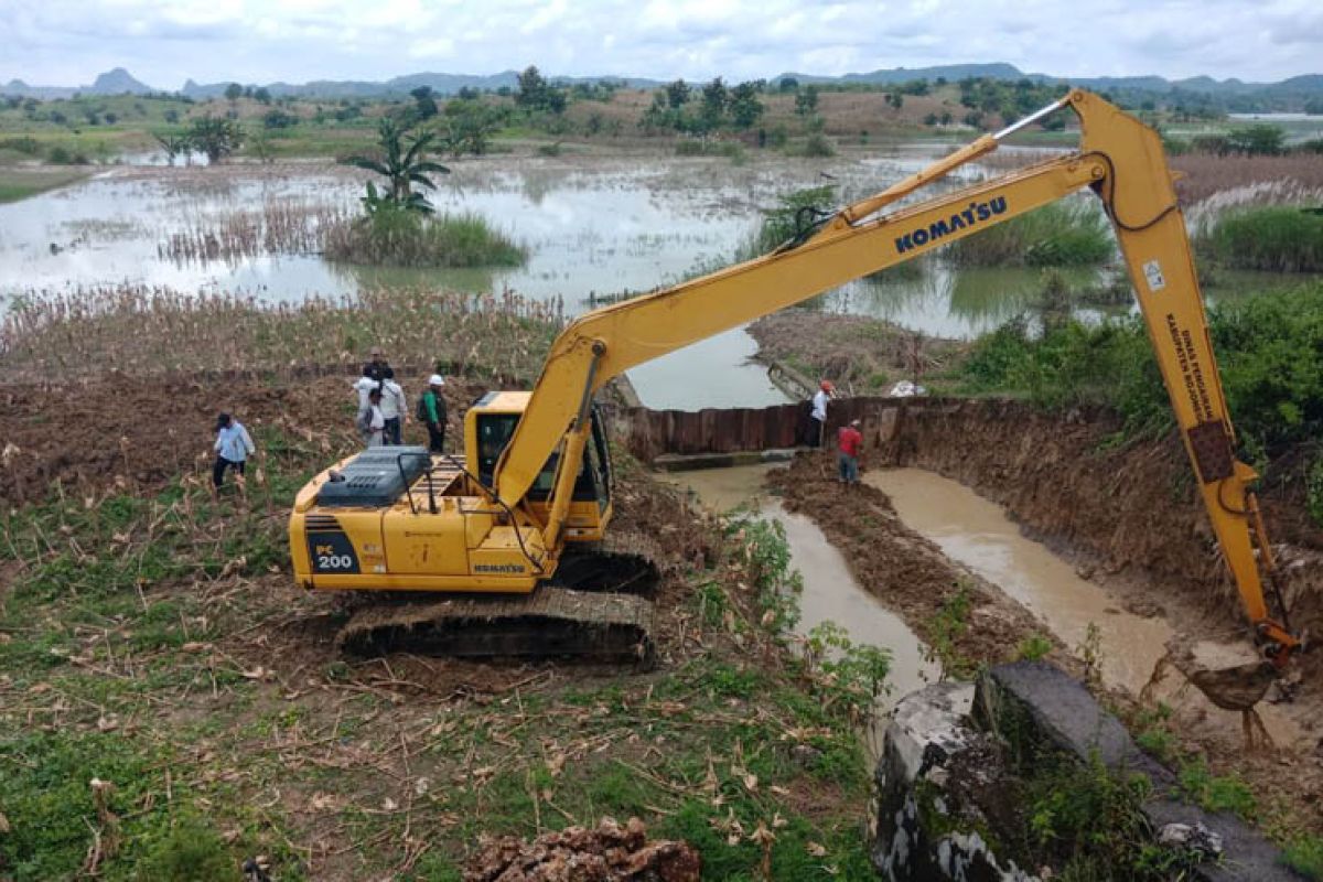 Balai Besar Alirkan Air Waduk Pacal Melalui Pelimpas - ANTARA News Jawa ...
