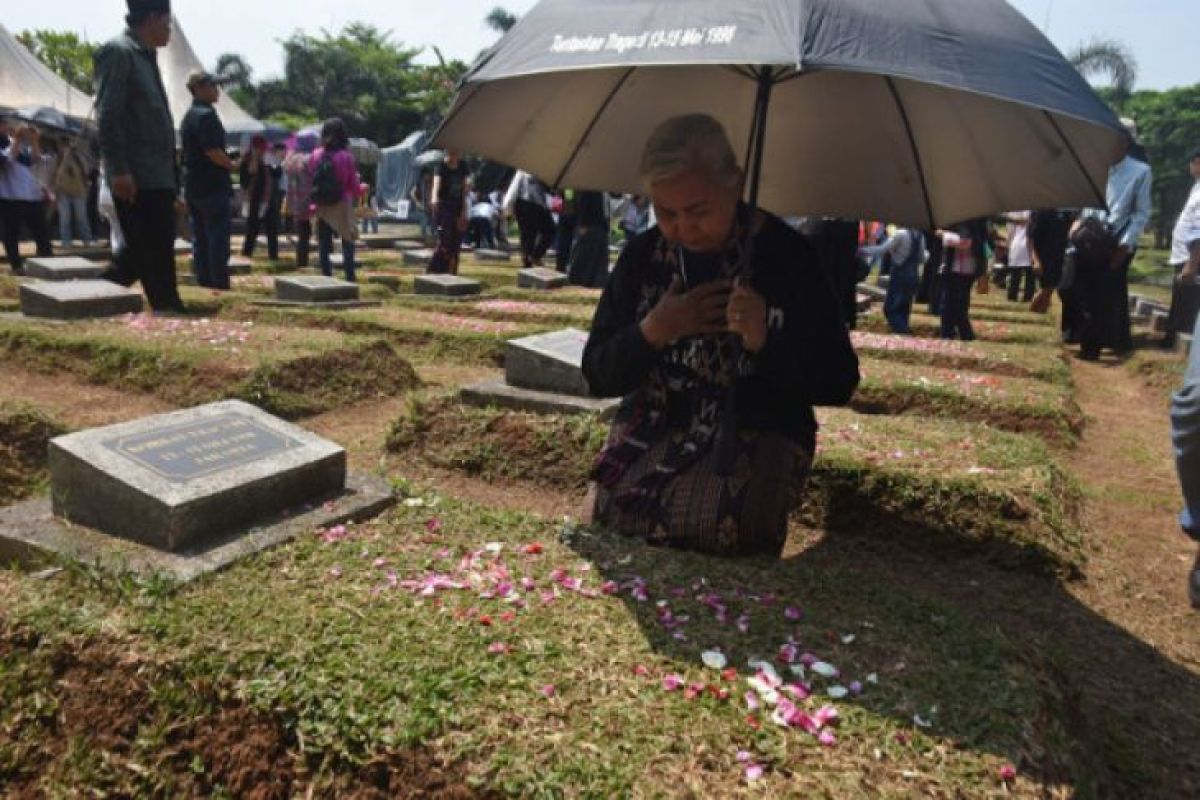 Dua Puluh Tahun Tragedi Mei 1998 - ANTARA News Bangka Belitung