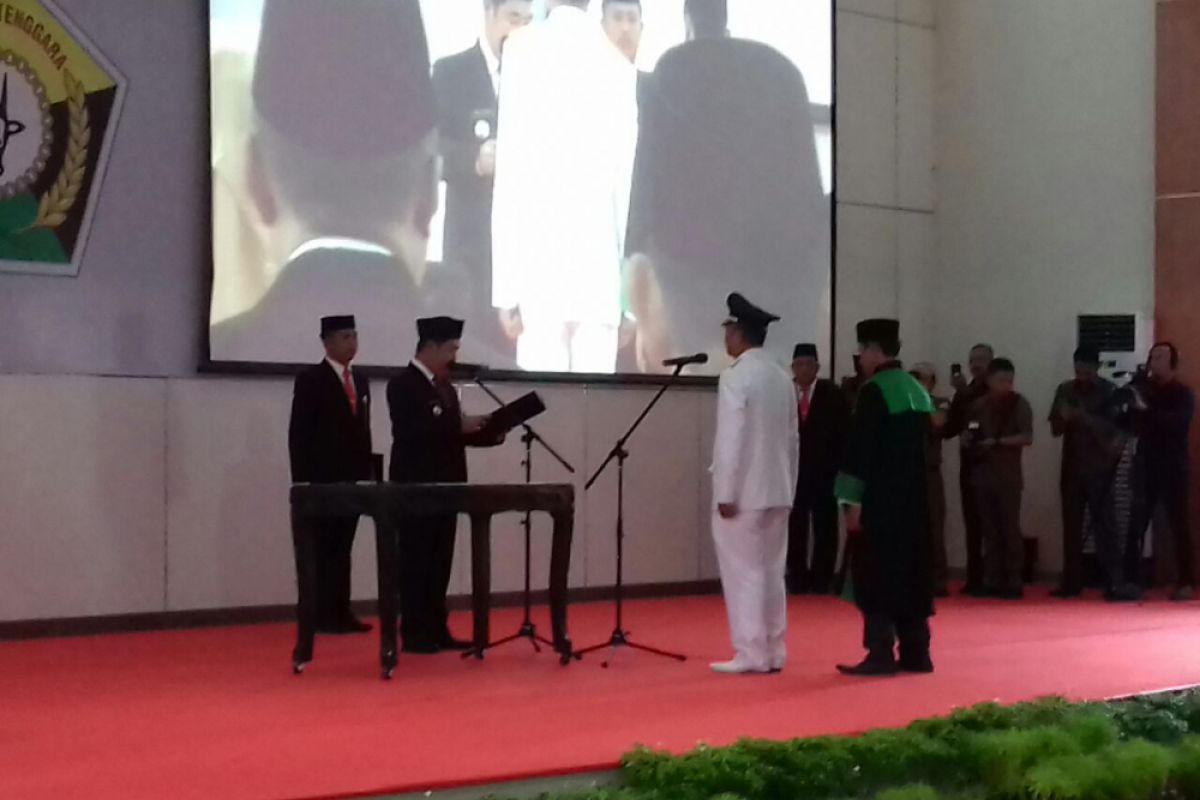 La Bakri resmi jadi Bupati Buton - ANTARA News Sulawesi Tenggara