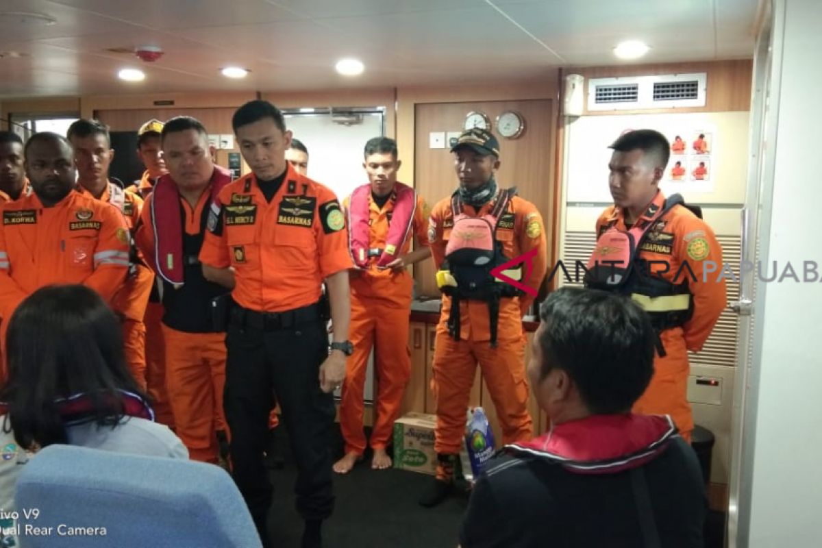 11 surveior terjebak di Pulau Wairundi Wondama - ANTARA News Papua Tengah