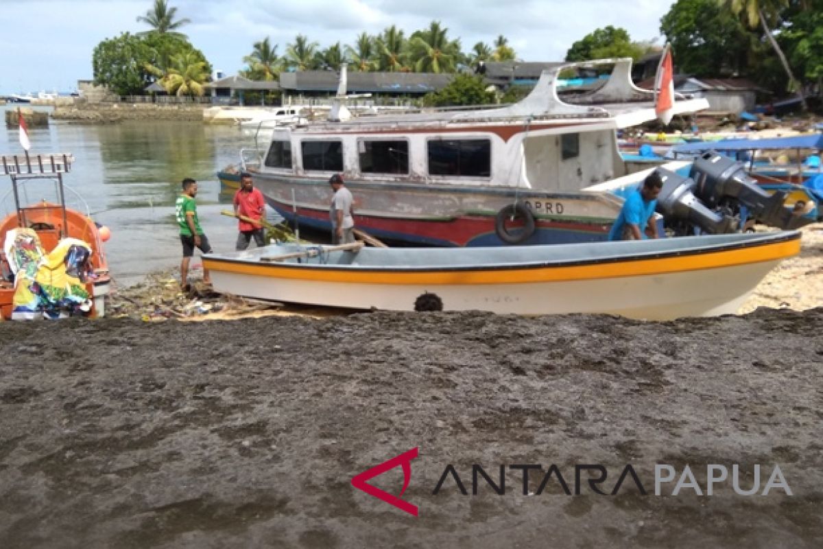 Pemkab Biak Numfor bantu perahu untuk perempuan Kampung Wardo - ANTARA ...