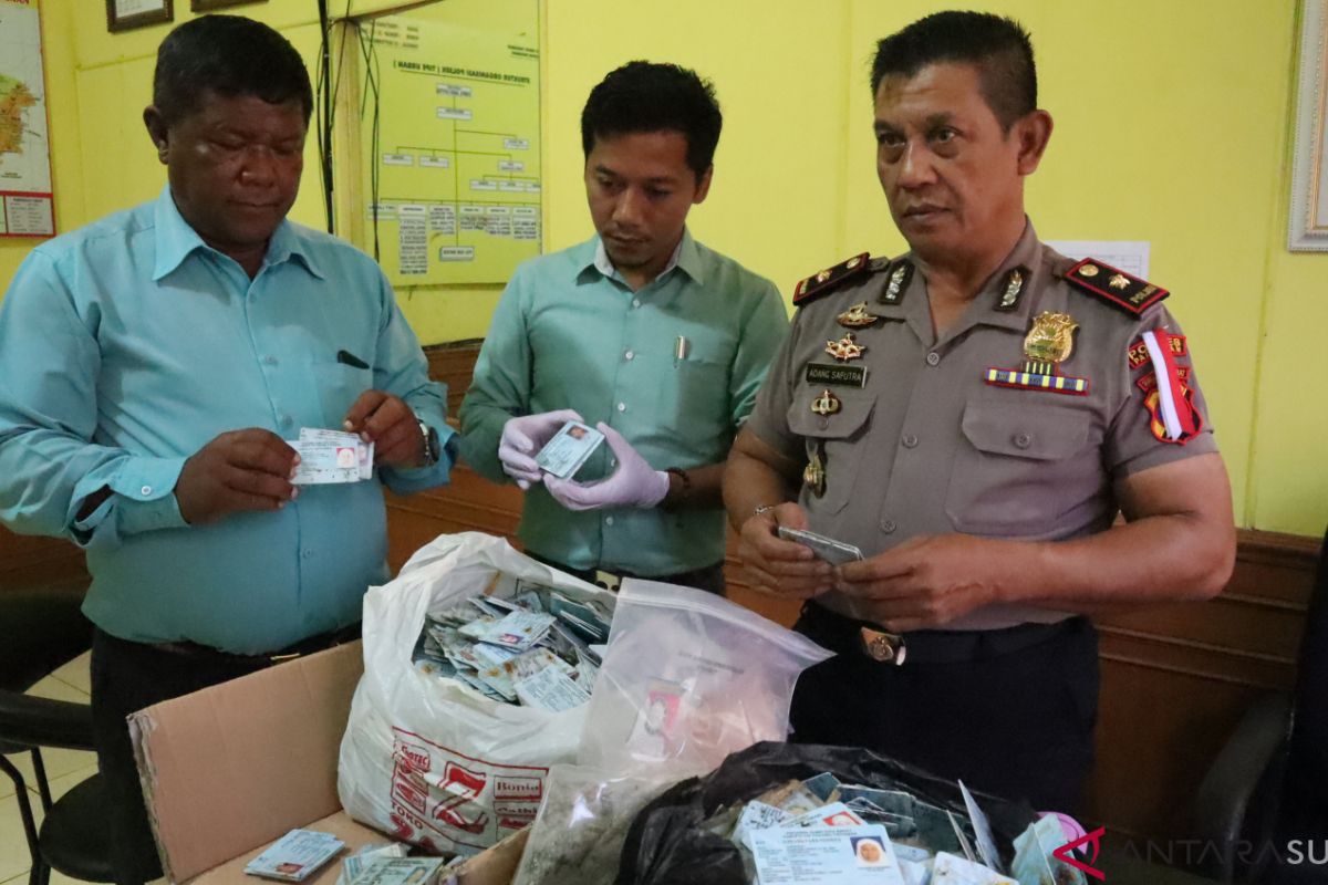 Disdukcapil Padang Pariaman akui ada unsur kelalaian tercecernya KTP-E ...