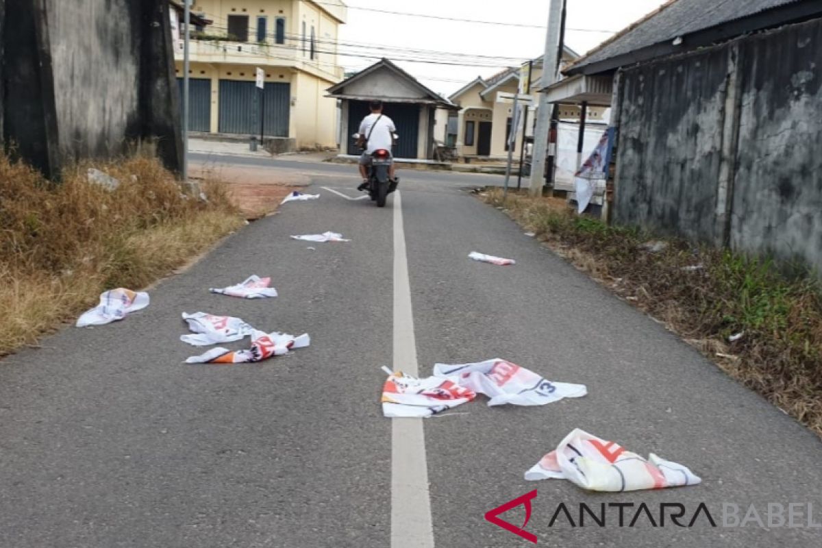 Ketua Hanura Bangka Selatan meradang, bendera partai di robek OTD ...