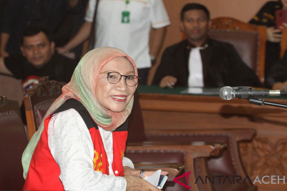 Ratna Sarumpaet anggap janggal dakwaan jaksa - ANTARA News Aceh