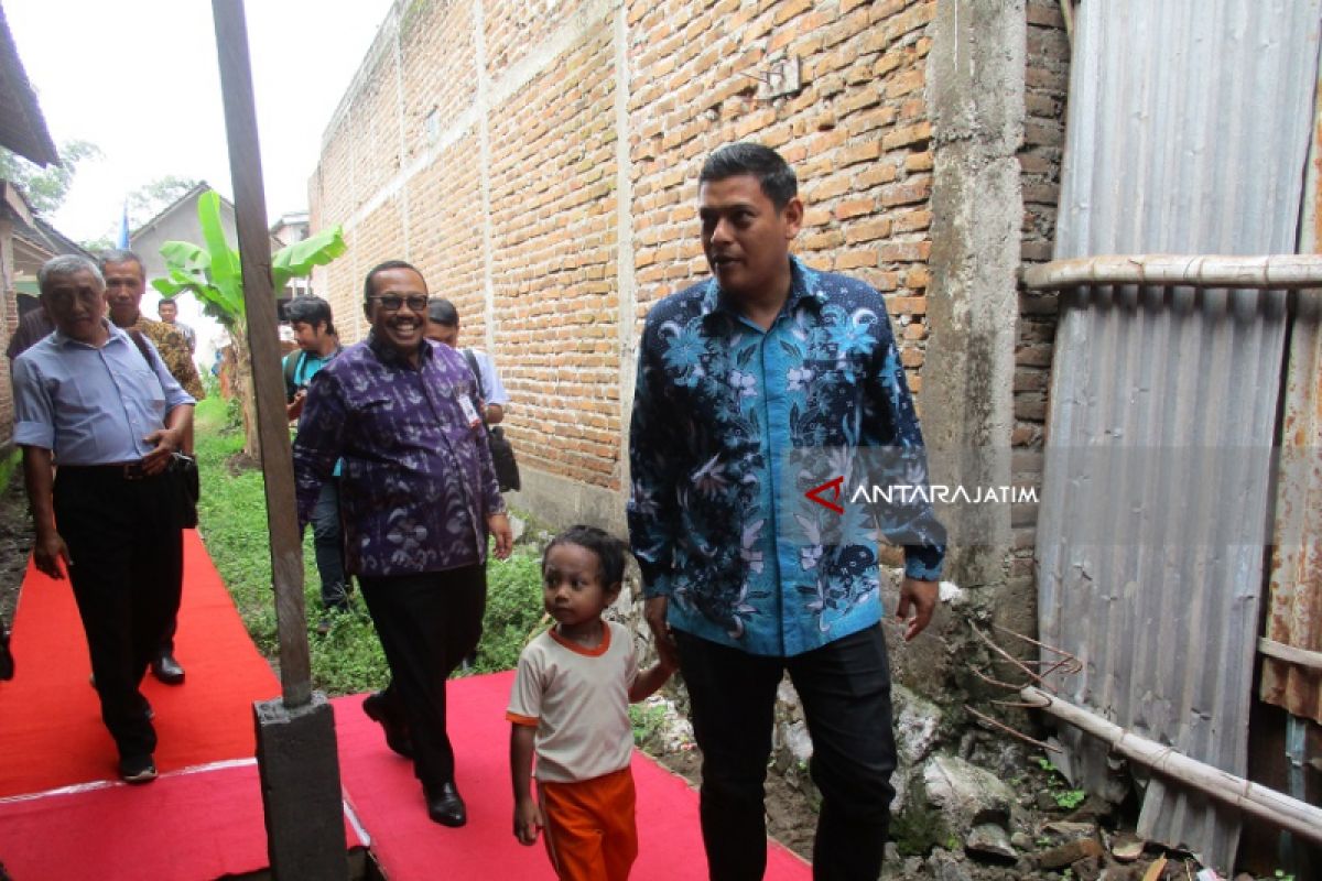 Bantuan Jamban Sehat - ANTARA News Jawa Timur