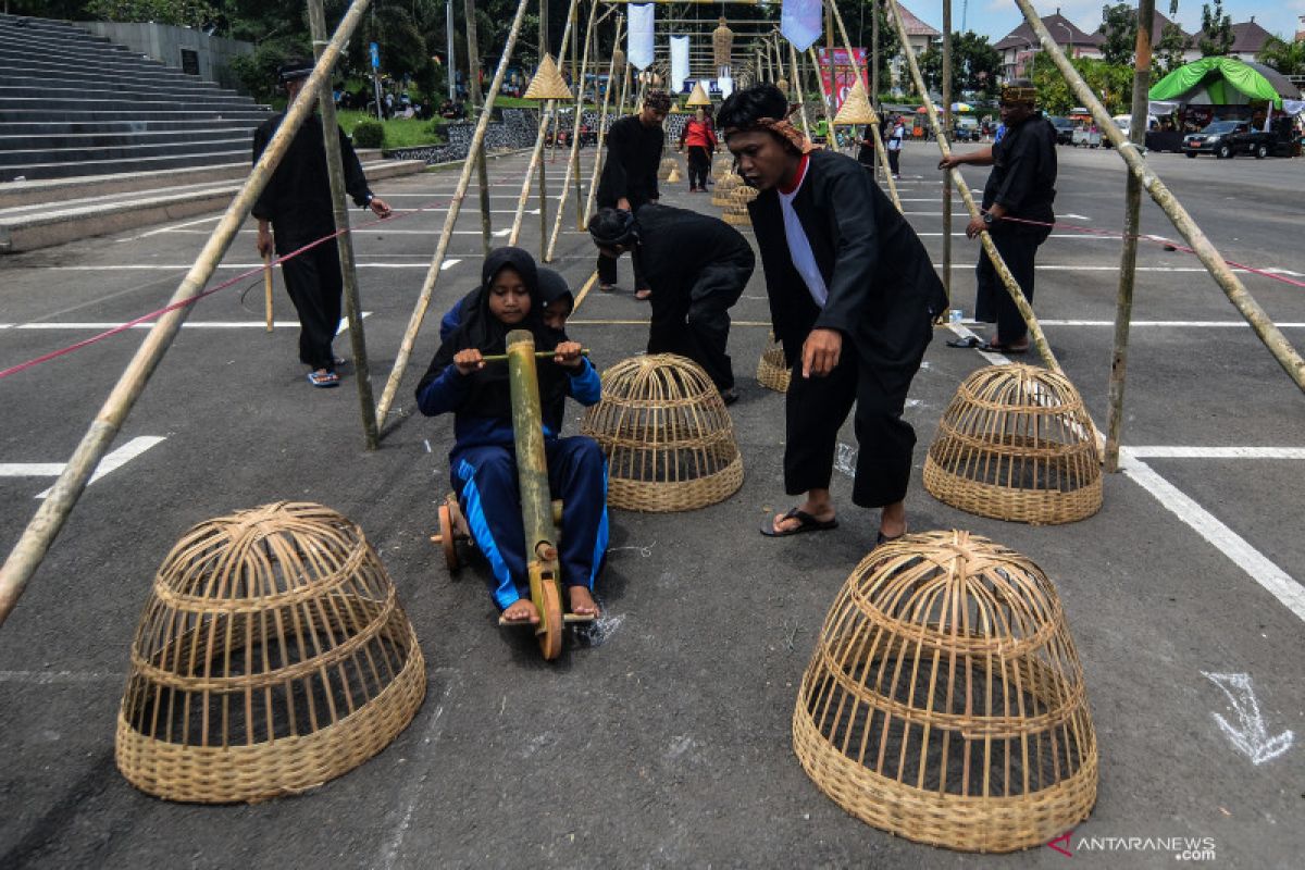 Festival permainan tradisional Sunda - ANTARA News